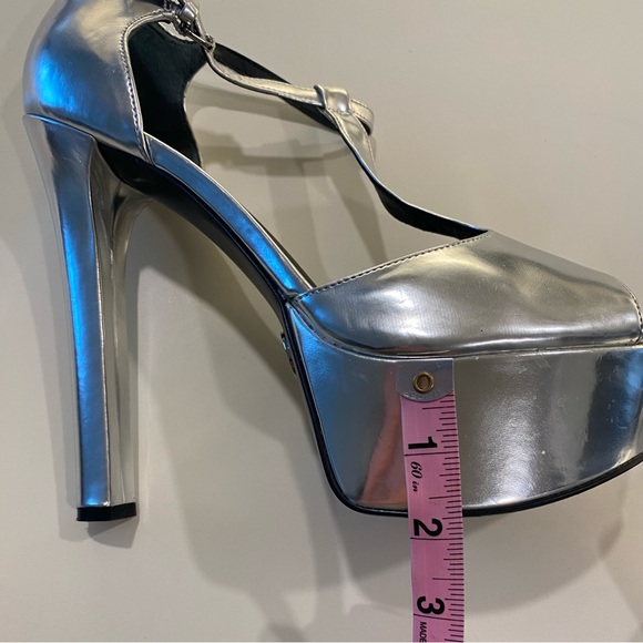 Guess | Shoes | Guess Silver Peeptoe Platform Heels | Poshmark